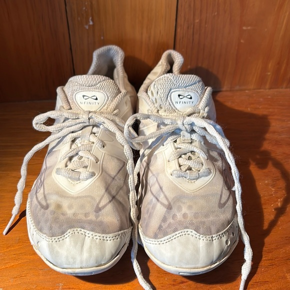 NFINITY | Shoes | Nfinity Vengeance White Cheer Shoes Size 85 | Poshmark
